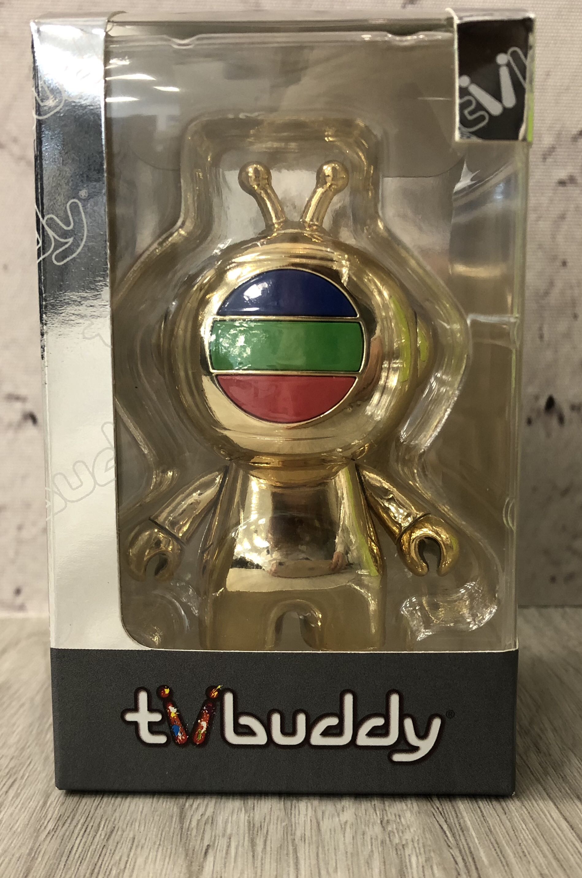tVbuddy 公仔 擺設 限量版 金色 全新, 興趣及遊戲, 玩具 & 遊戲類 - Carousell