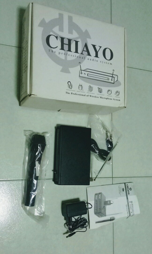 Chiayo Professional Wireless Microphone System. Freq: 195.400Mhz. R ...