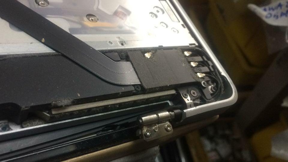 Repair Macbook case / Hings broken laptop, Computers & Tech, Laptops ...