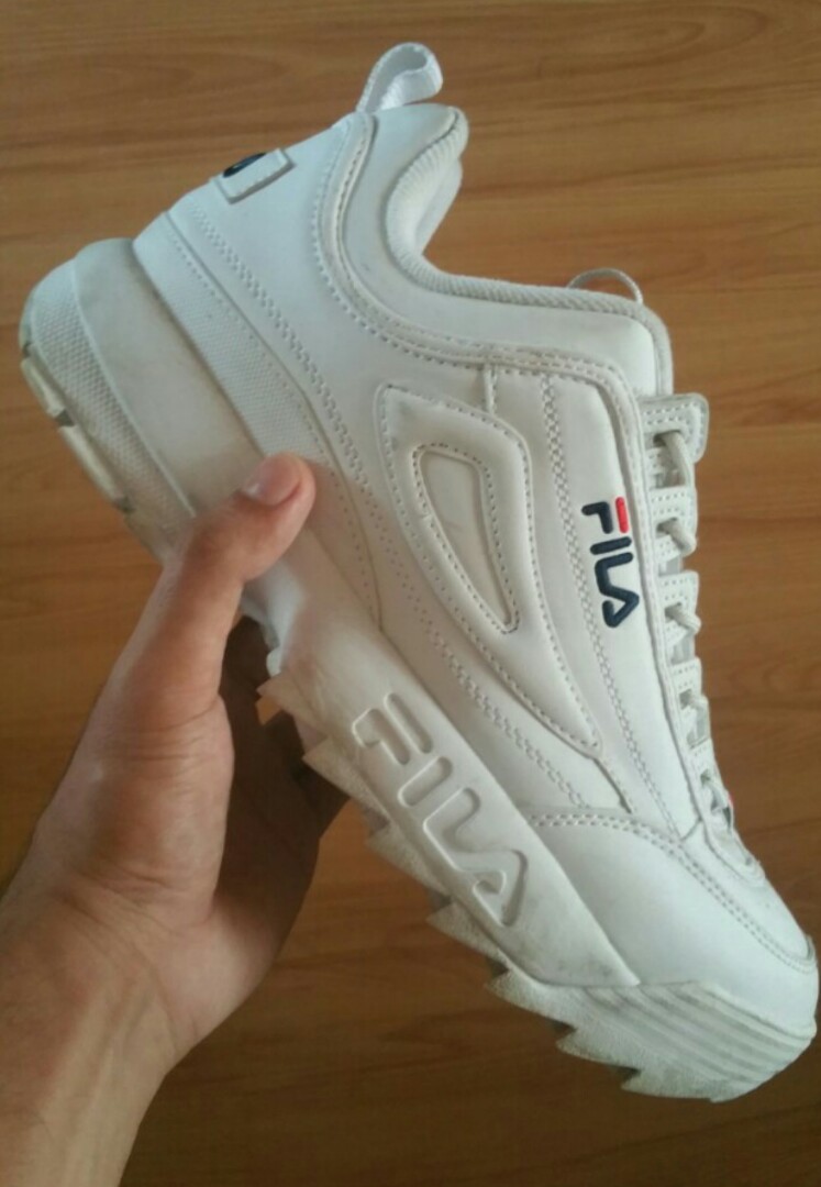 RUSH LEGIT Fila Disruptor 2, Men's Fashion, Footwear, Sneakers on Carousell
