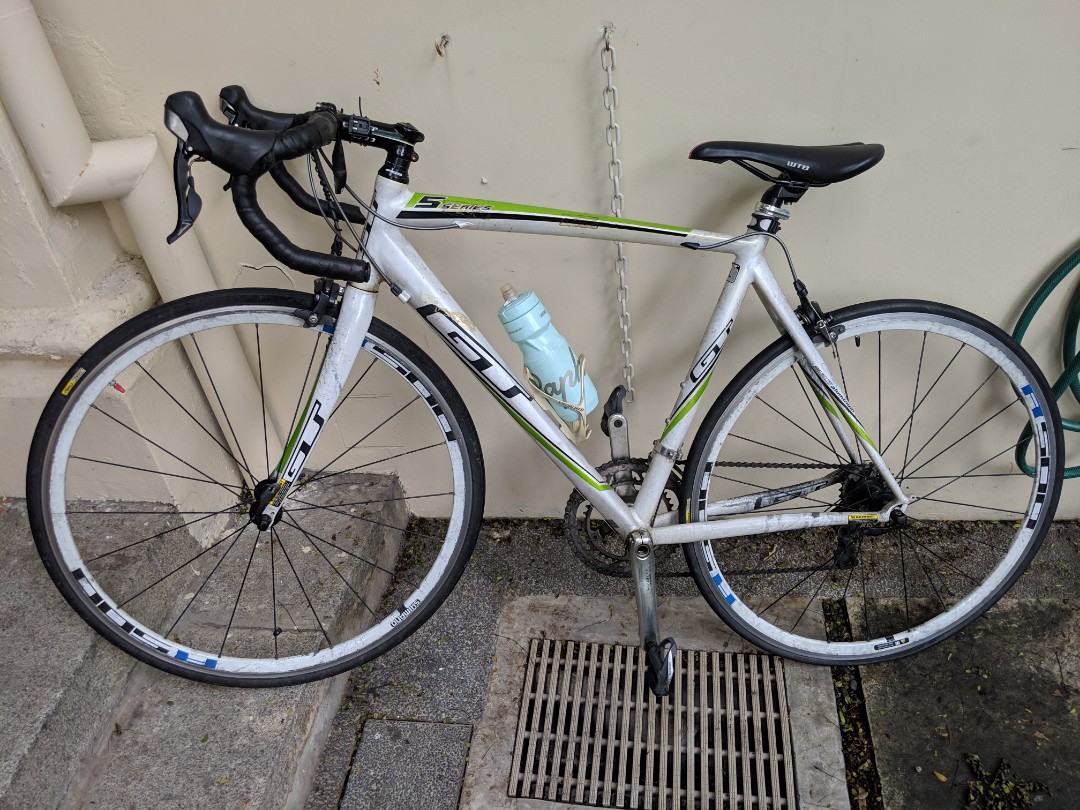 White GT Road Bike Aluminium, Bicycles & PMDs, Bicycles, Road Bikes on ...