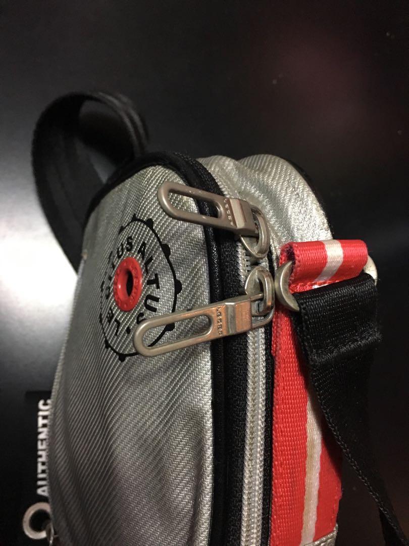 Beg silang original legit, Men's Fashion, Bags, Sling Bags on Carousell