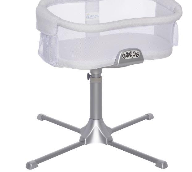 Halo swivel sleeper bassinet, Babies & Kids, Baby Nursery & Kids ...