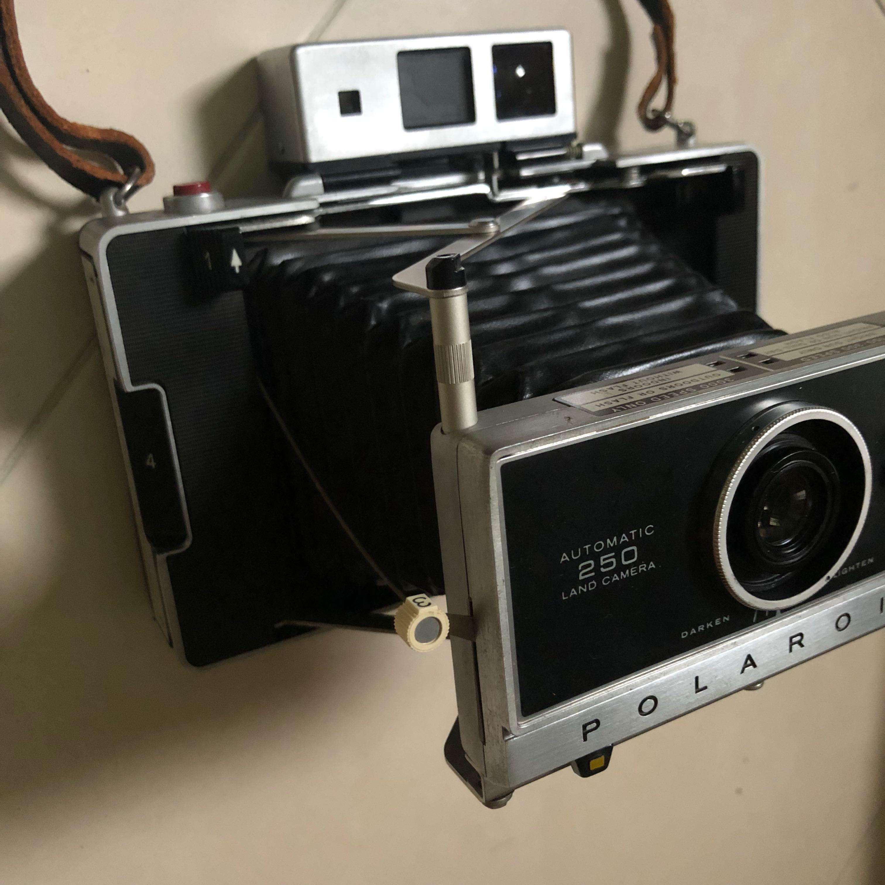Polaroid Land 250 ( Zeiss rangefinder ), Photography, Cameras on Carousell