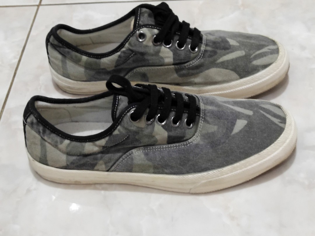 Sepatu Zara Original, Fesyen Pria, Sepatu , Sneakers di Carousell