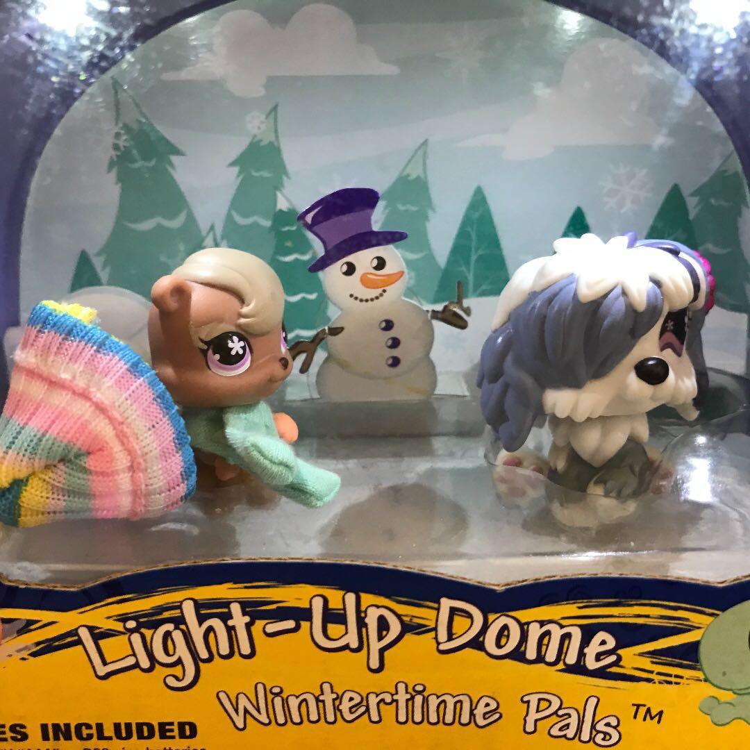 Toys“R”Us Littlest Pet Shop Light Up Dome Wintertime Pals Cuddliest ...