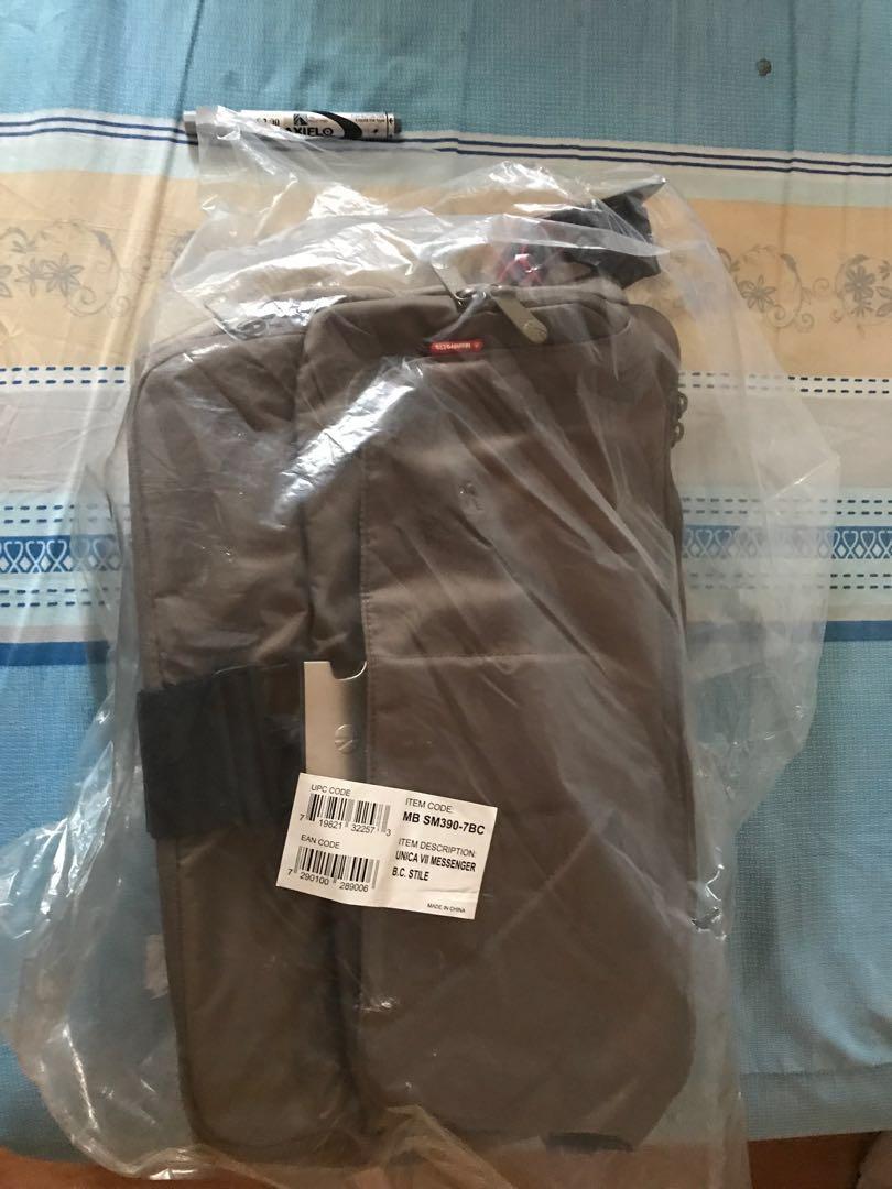 (Brand New) Manfrotto UNIVA VII camera bag, Men's Fashion, Bags, Sling ...