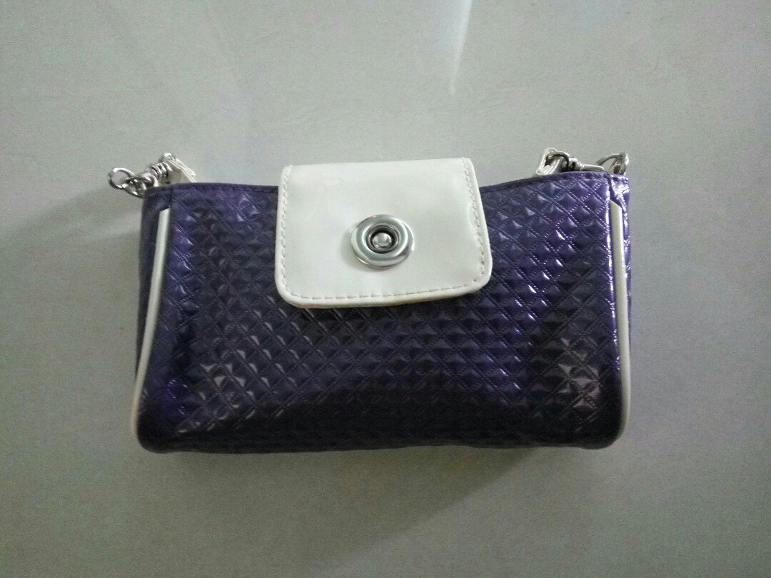 Handphone sling pouch, Women's Fashion, Bags & Wallets, Purses ...