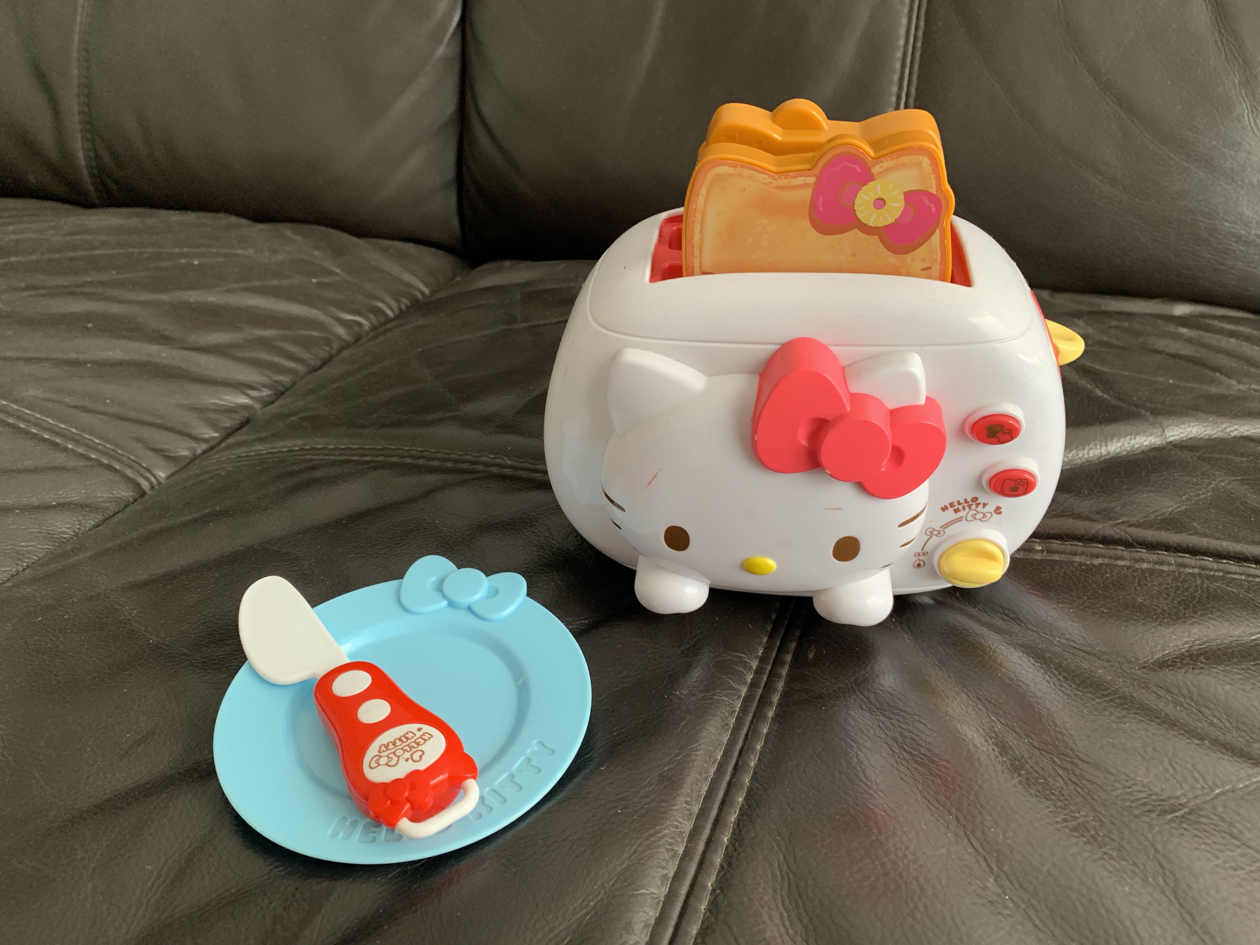 Hello Kitty Toast Set, Babies & Kids, Babies & Kids Fashion on Carousell