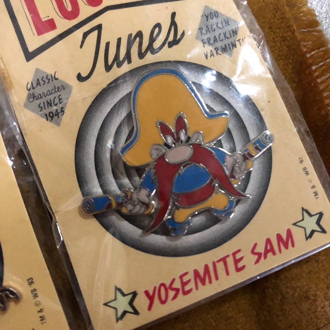 Looney Tunes Pins, Hobbies & Toys, Memorabilia & Collectibles, Vintage ...
