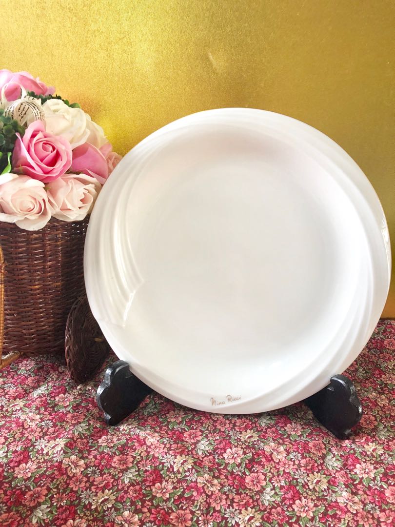 Nina Ricci Serving / Deco Plate, TV & Home Appliances, Kitchen ...