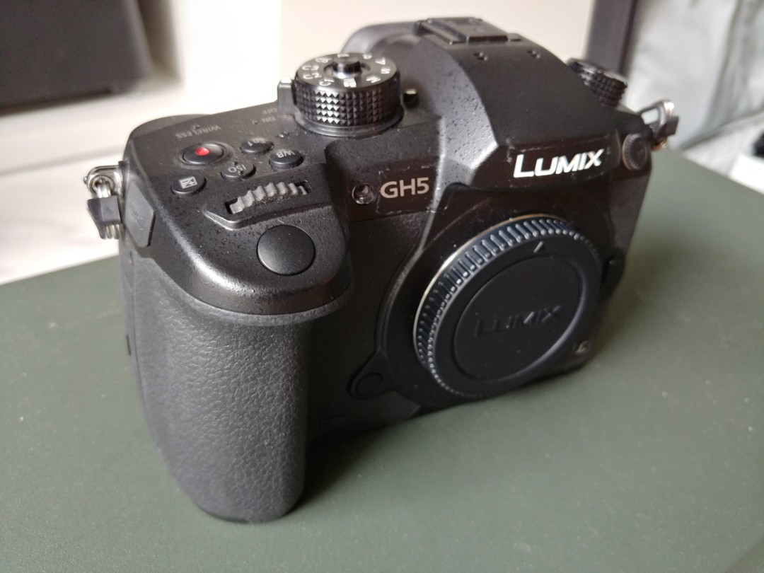 Panasonic GH5 with VLog like new!, Photography, Cameras on Carousell