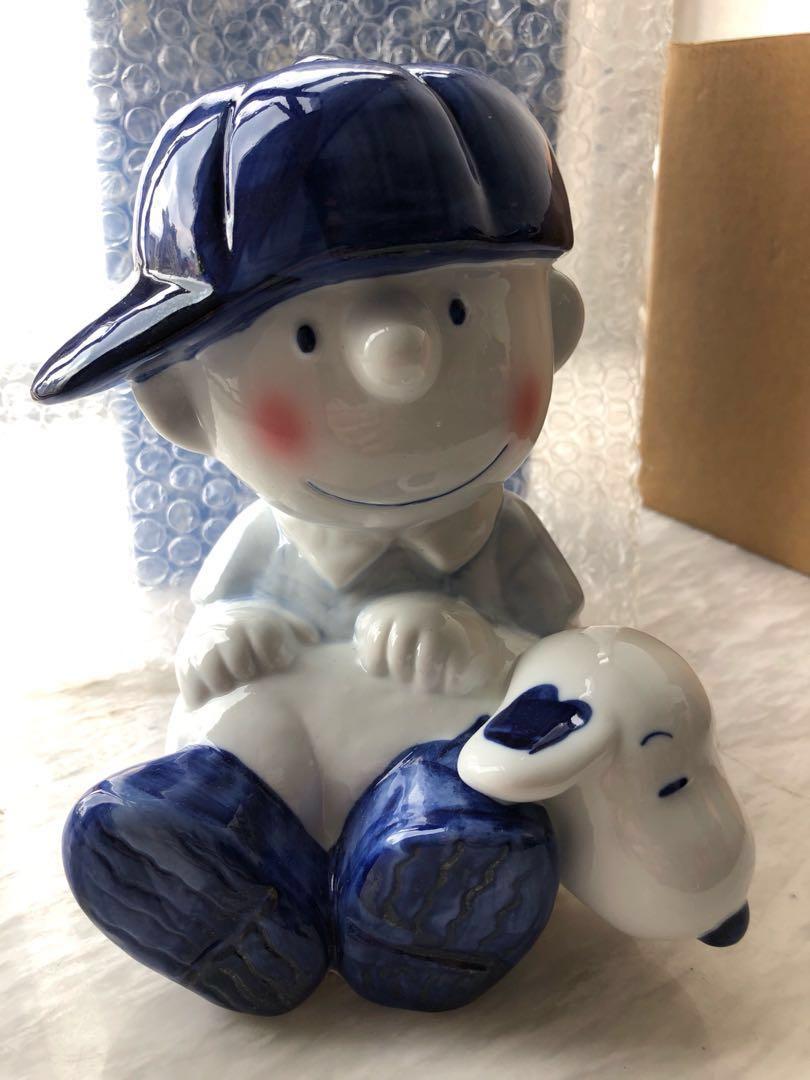 Snoopy Peanuts money bank (Charlie brown and snoopy), 其他, 其他 - Carousell