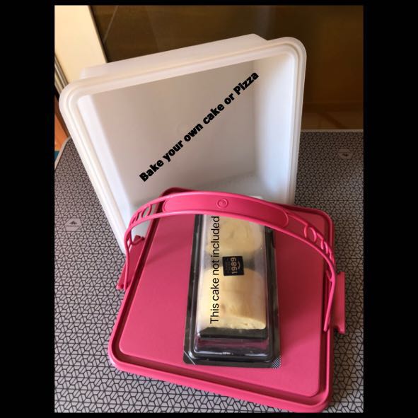 Tupperware-Square Cake Taker, Furniture & Home Living, Kitchenware ...
