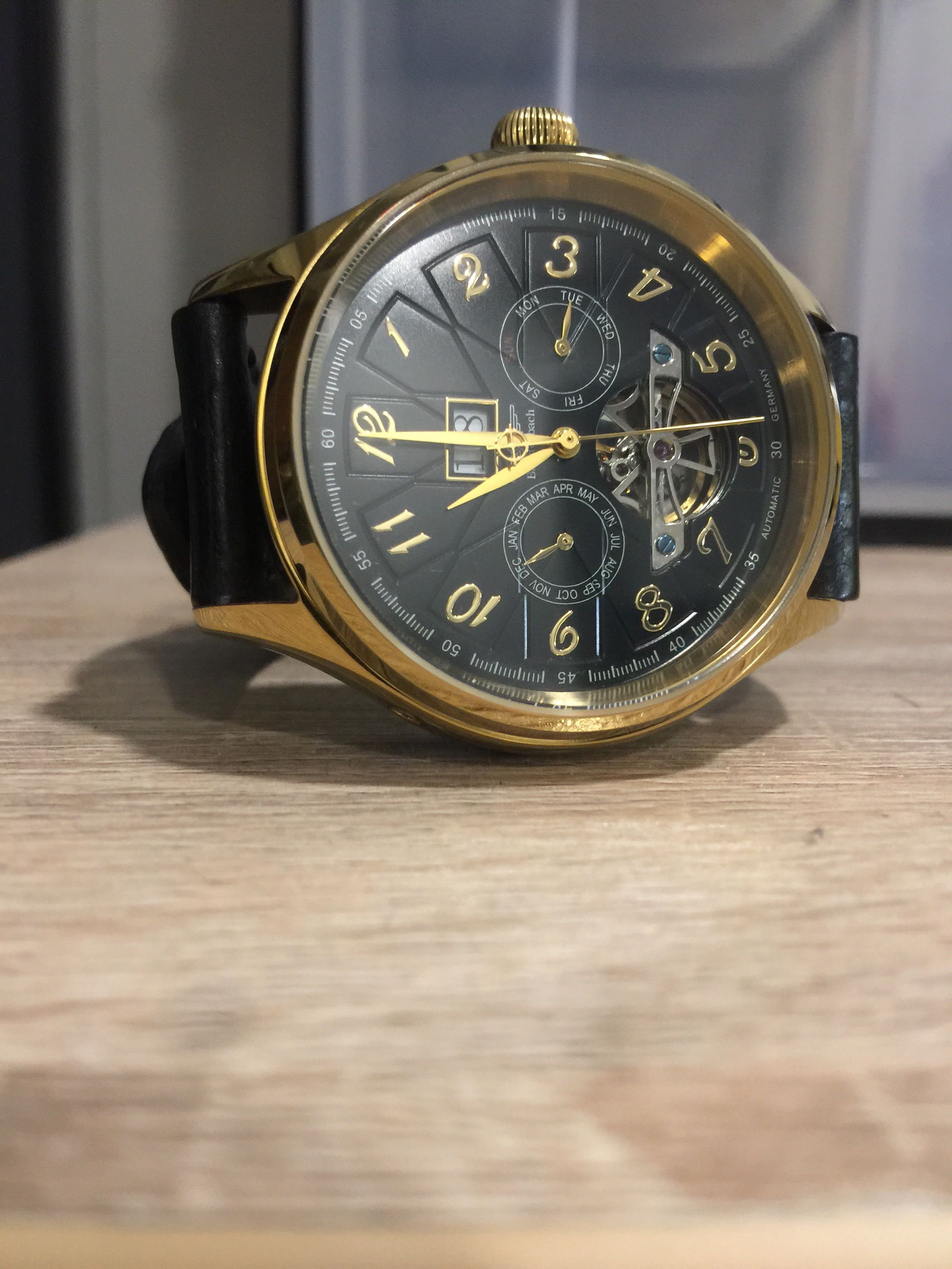 Breytenbach Automatic Big-Date Watch, Men's Fashion, Watches ...