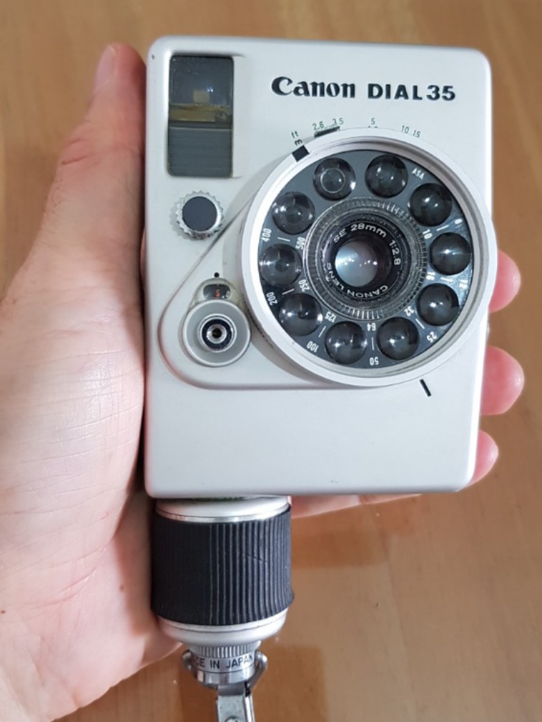 Canon dial 35, Photography, Cameras on Carousell