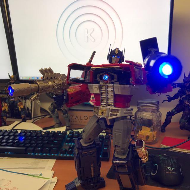 Optimus Prime Mpp10 + (optional)Upgrade Kit (weapons With Led, Head ...