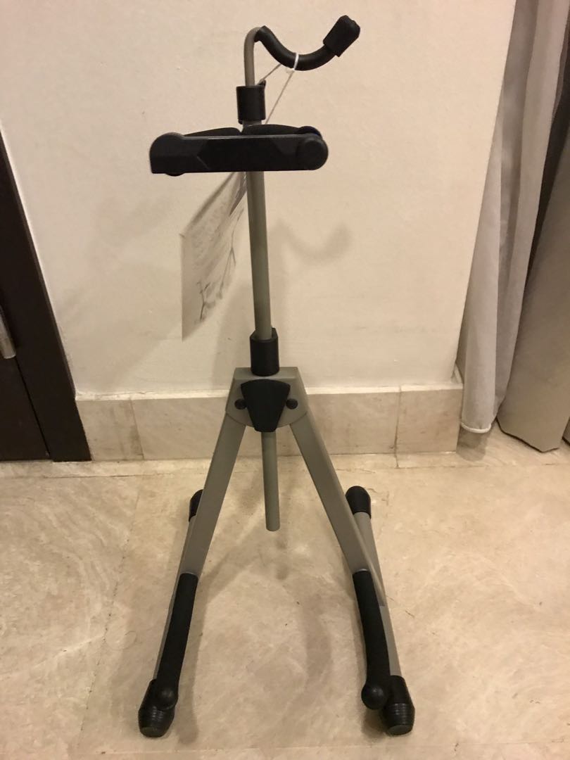 Violin Stand, Hobbies & Toys, Music & Media, Music Accessories on Carousell