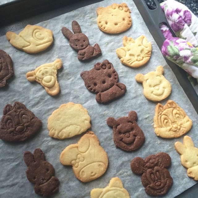 Cartoon Character Sugar Cookies, Food & Drinks, Baked Goods on Carousell