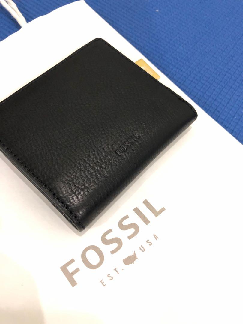 Fossil Wallet, Luxury, Bags & Wallets on Carousell
