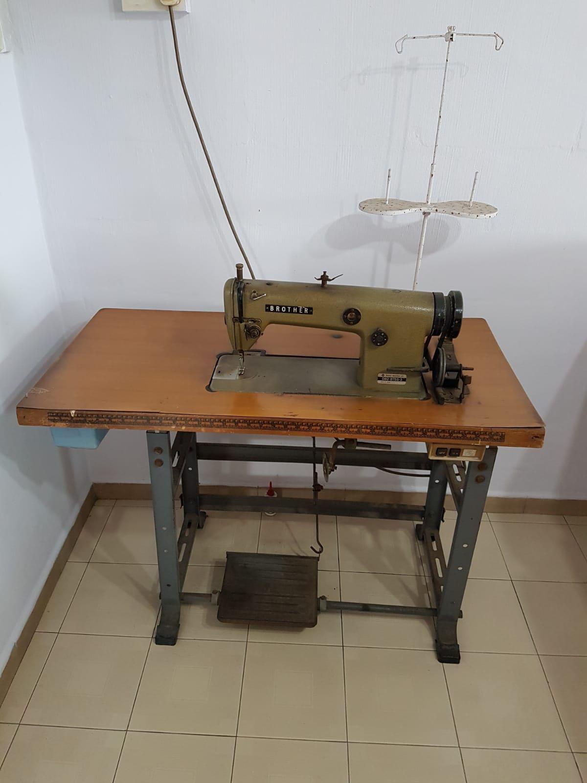 Vintage Industrial Sewing Machine, Hobbies & Toys, Stationery & Craft ...