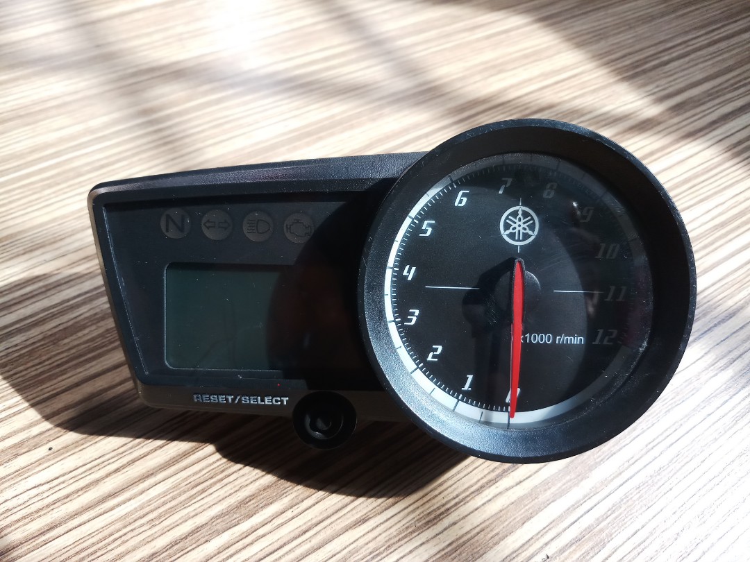 Yamaha R15 V1 speedometer, Motorcycles, Motorcycle Accessories on Carousell