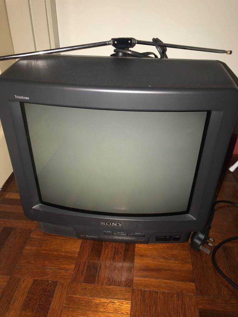 Retro Small Tv, TV & Home Appliances, TV & Entertainment, TV on Carousell
