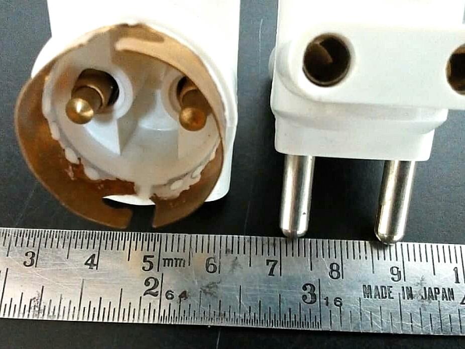 2 pin plug to B22 bayonet type bulb multiple adapter, TV & Home ...