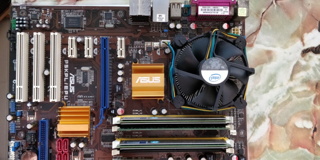 Asus motherboard with core 2 Duo processor, 260GTX GPU and Wireless G 2 ...