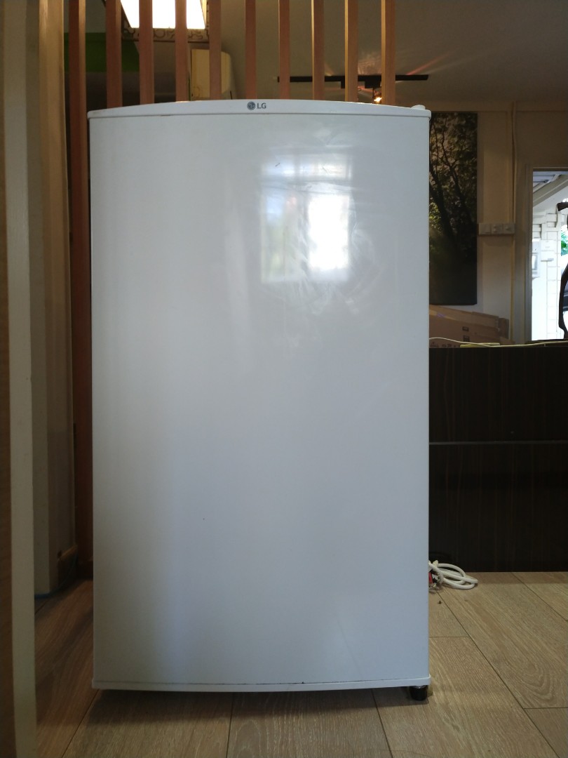 LG white 90L bar fridge, TV & Home Appliances, Kitchen Appliances ...