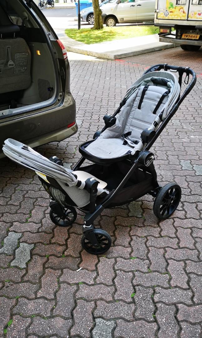 Twin / double stroller, Babies & Kids, Going Out, Strollers on Carousell