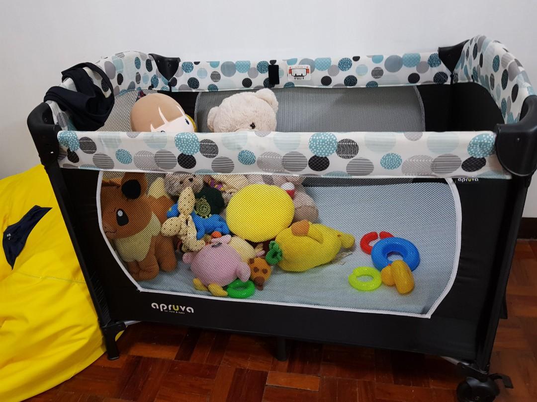 Apruva pack and play playpen/crib with rocking features + FREE tub and ...