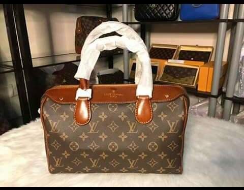 couch bag authentic, Women's Fashion, Bags & Wallets, Cross-body Bags ...