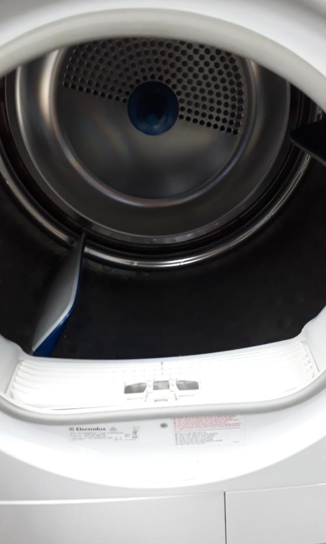 Electrolux 8kg condenser dryer EDC2086PDW ( look very new ), TV & Home ...