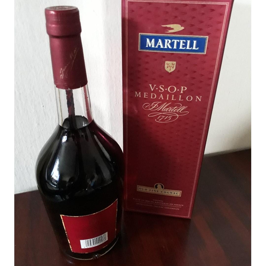 Martell V.S.O.P Medaillon Martell 1715 Old Fine Cognac, Food & Drinks, Alcoholic Beverages on ...
