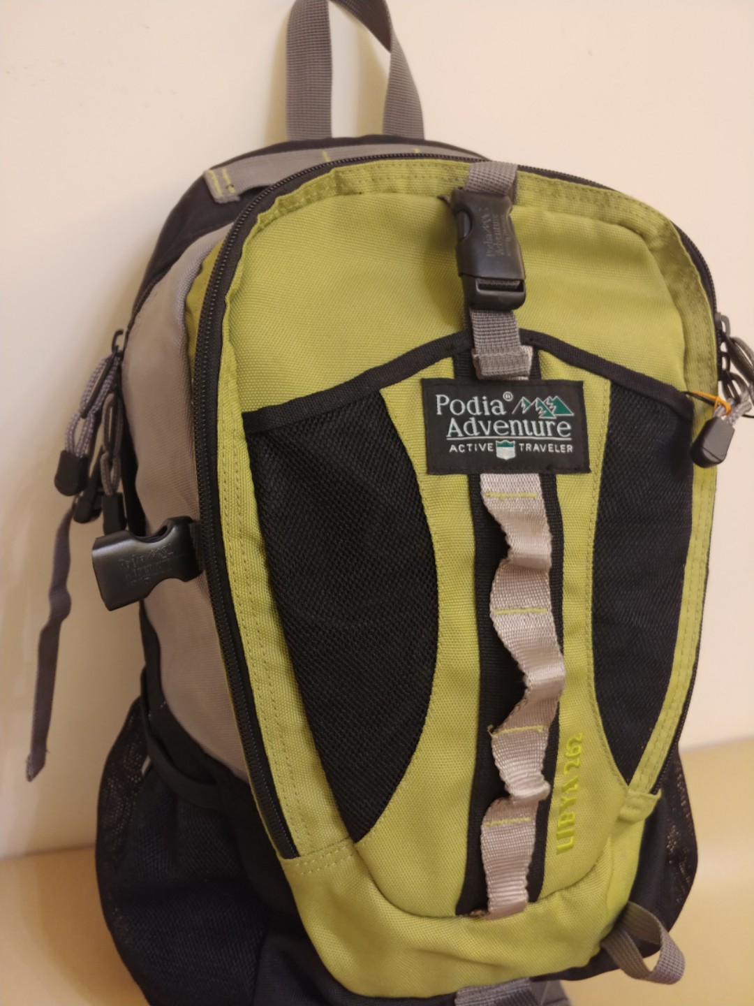 Podia adventure背囊 行山背囊/背包 雙肩包 大容量 多格 新淨, 男裝, 袋, 背包 - Carousell