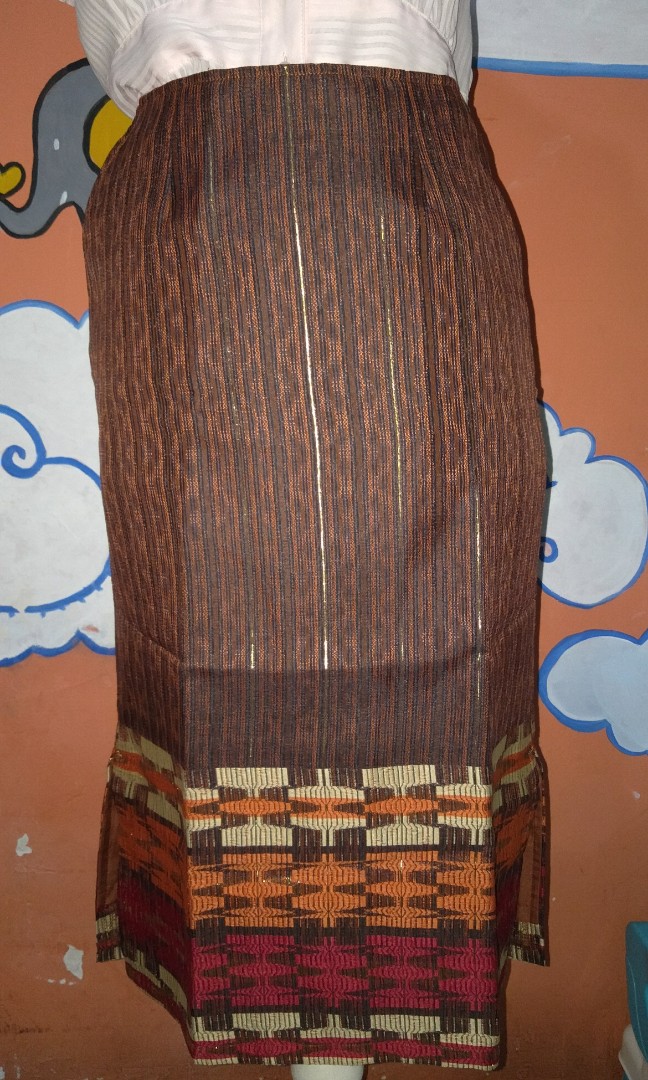 Rok Kain Tenun, Fesyen Wanita, Pakaian Wanita, Bawahan di Carousell