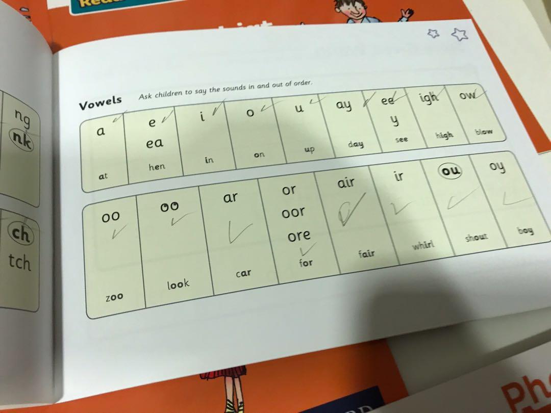 RWI phonics orange book 橙書, 興趣及遊戲, 書本 & 文具, 小說 & 故事書 - Carousell