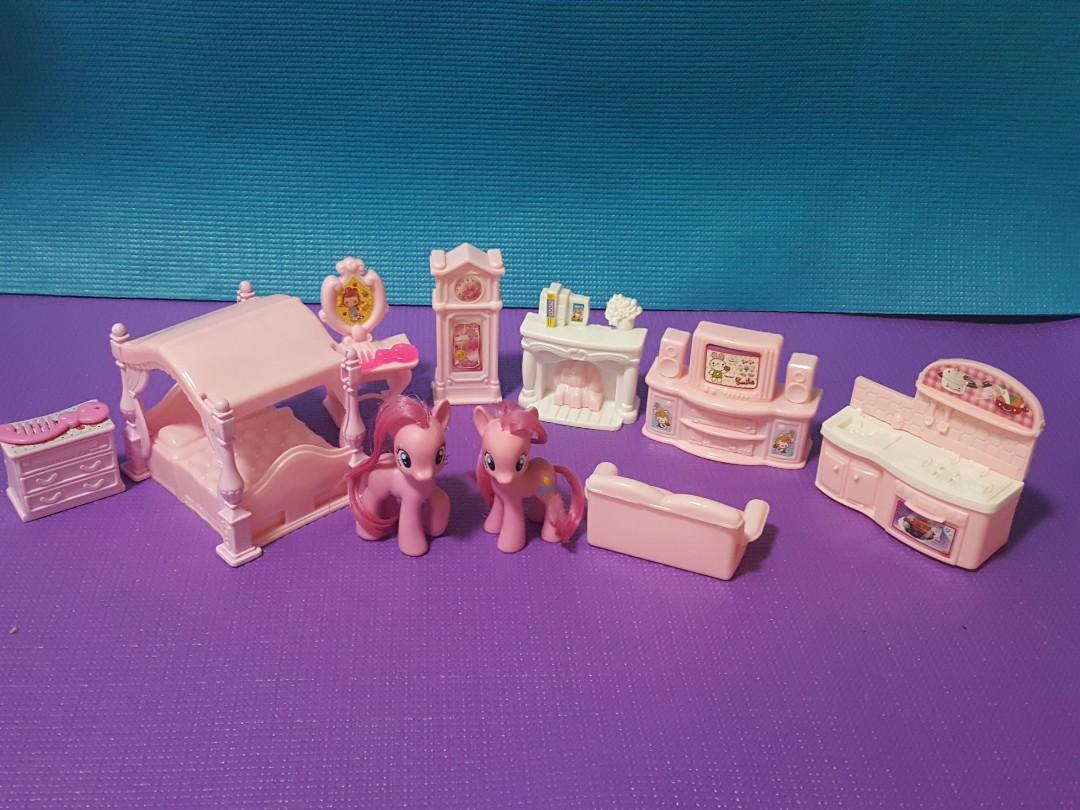 Daiso Princess Room Play Sets AND My Little Pony Figurines, Hobbies ...
