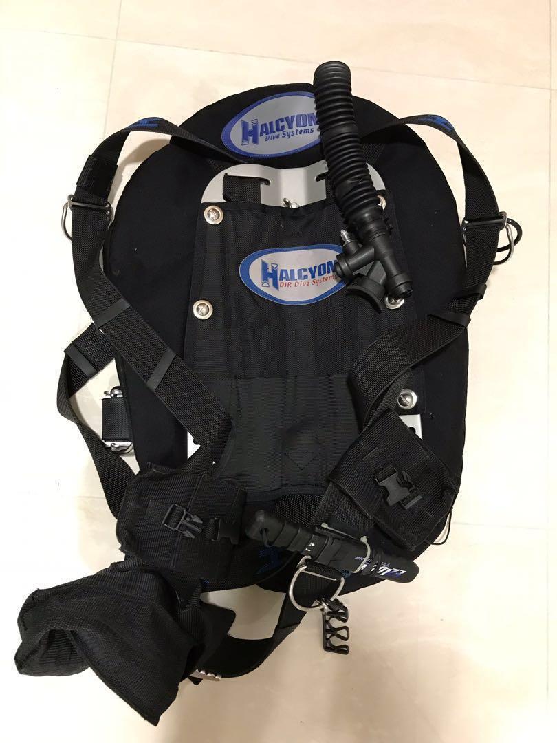Halcyon eclipse BCD 30 lbs, Sports Equipment, Sports & Games, Billiards & Bowling on Carousell