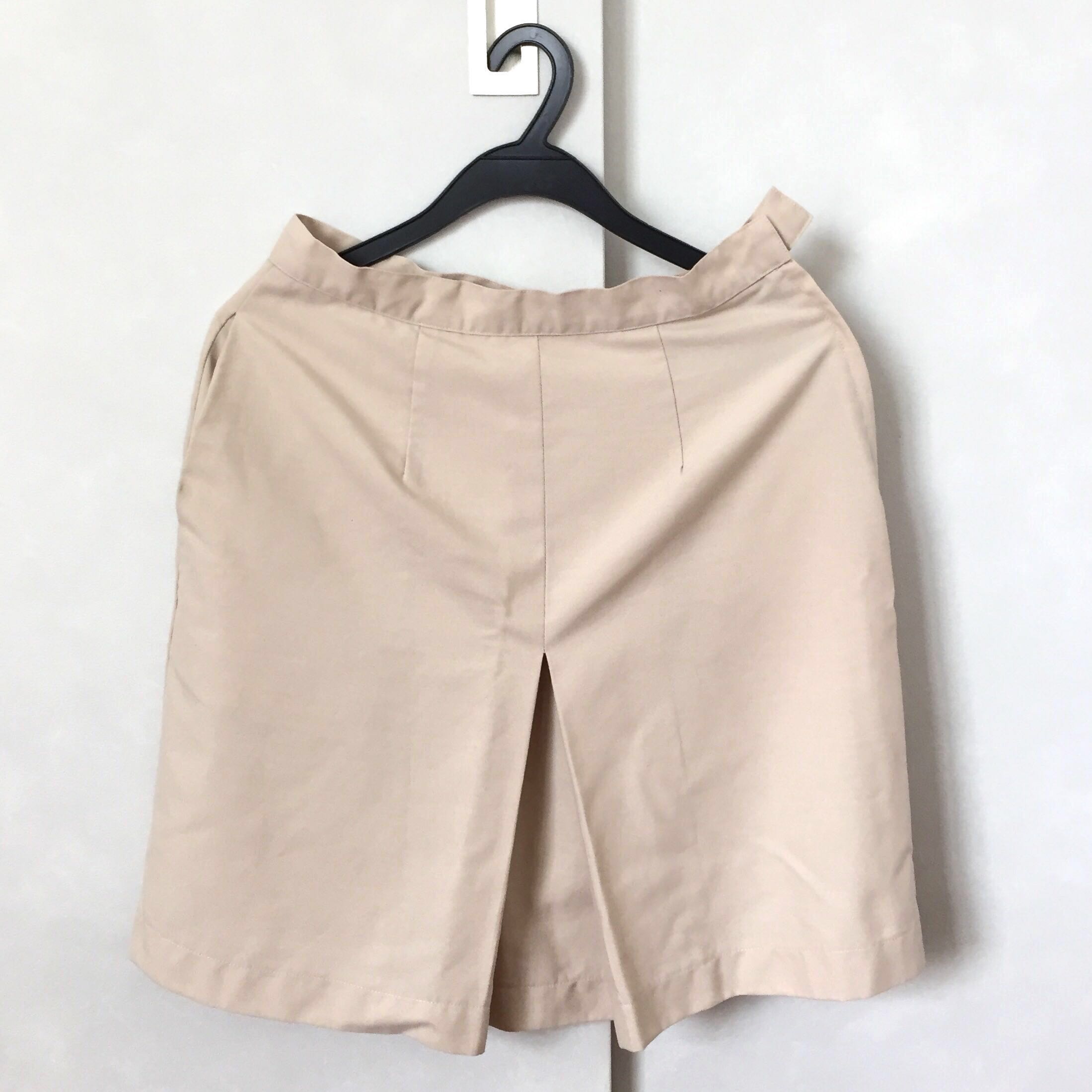 Hwa Chong JC Uniform, Women's Fashion, Bottoms, Other Bottoms on Carousell