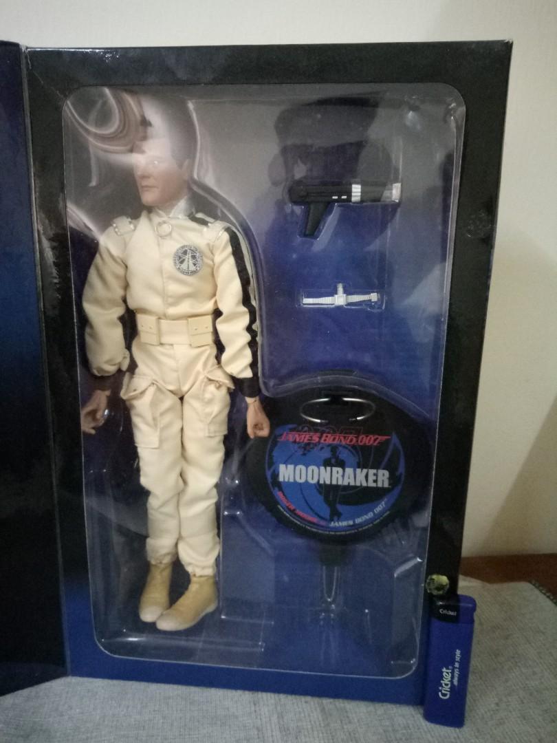 SIDESHOW ROGER MOORE JAMES BOND MOONRAKER, Hobbies & Toys, Collectibles ...