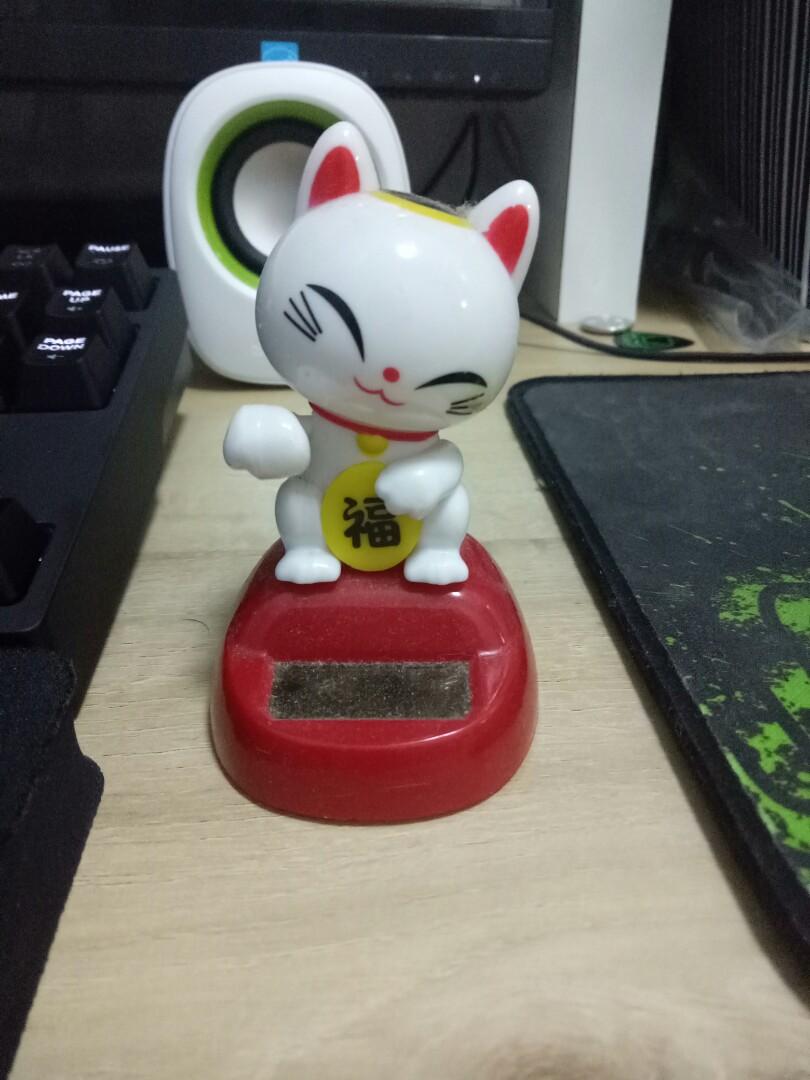 Solar powered waving kitty, Hobbies & Toys, Toys & Games on Carousell