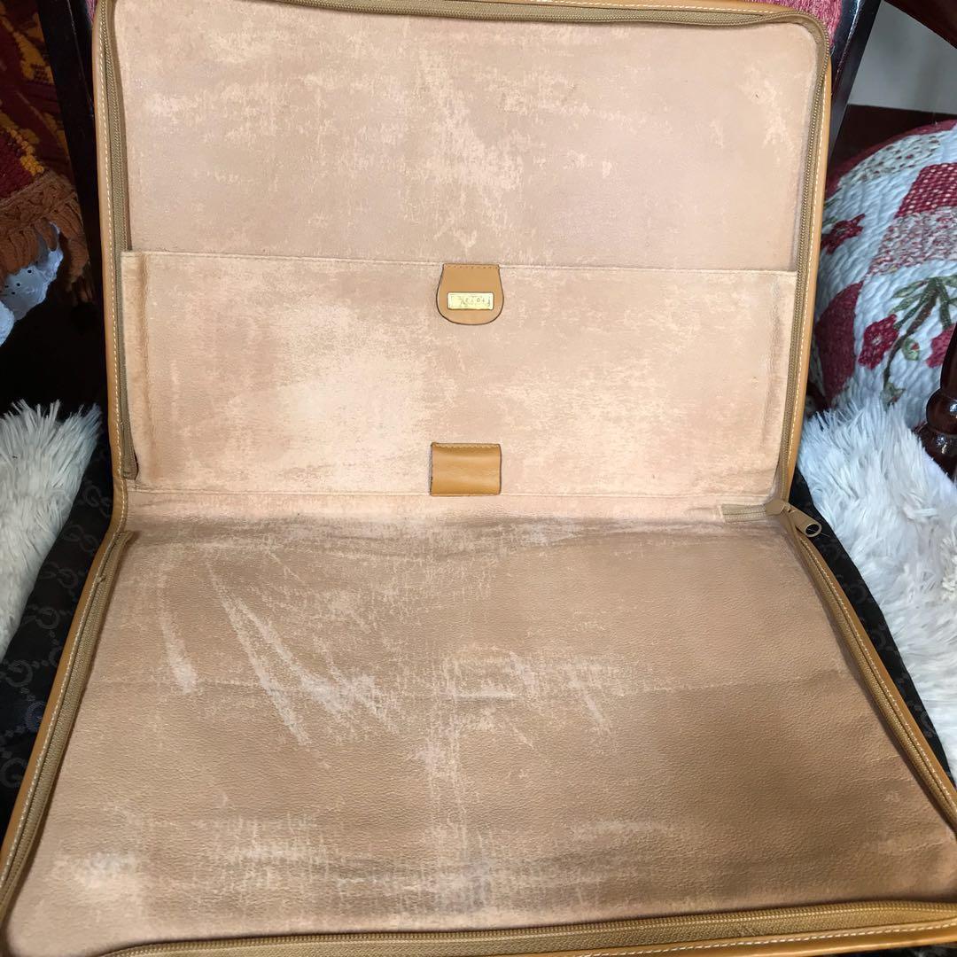 Vintage Gucci Document Folder, Women's Fashion, Bags & Wallets, Purses ...