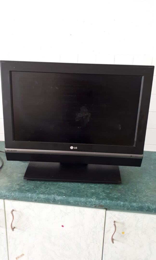 LG LCD tv 26 inch, TV & Home Appliances, TV & Entertainment, TV on ...