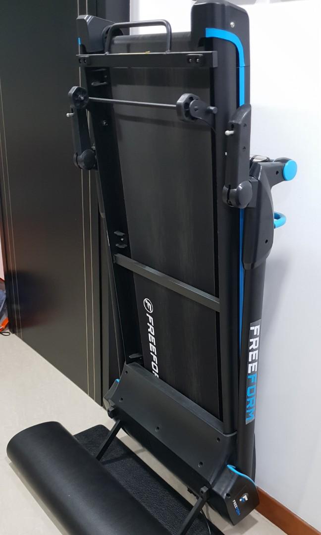 Freeform F30 Threadmill, Sports Equipment, Exercise & Fitness, Cardio ...