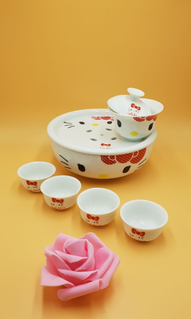Hello kitty tea set, Furniture & Home Living, Kitchenware & Tableware ...