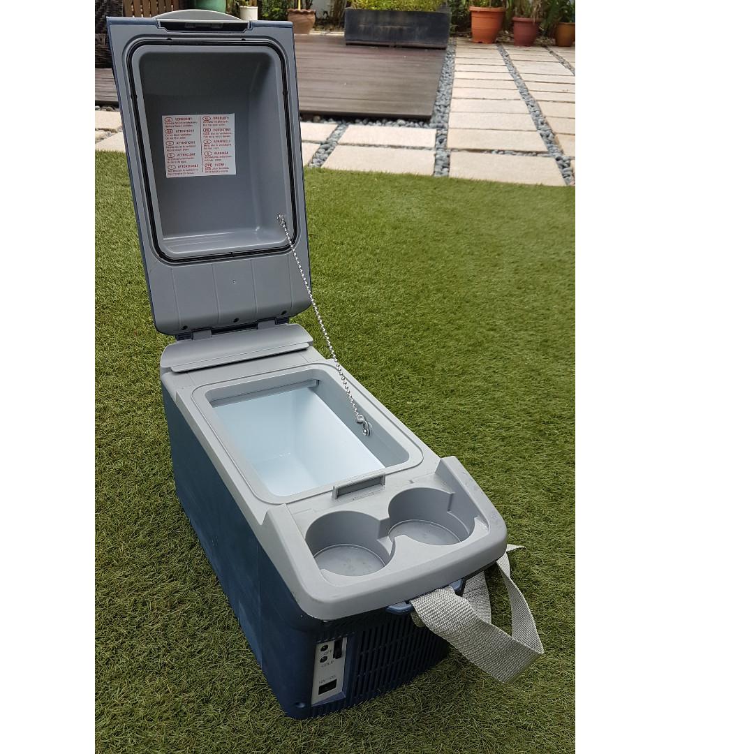 Original Toyota Cooler Box, Car Accessories, Accessories on Carousell