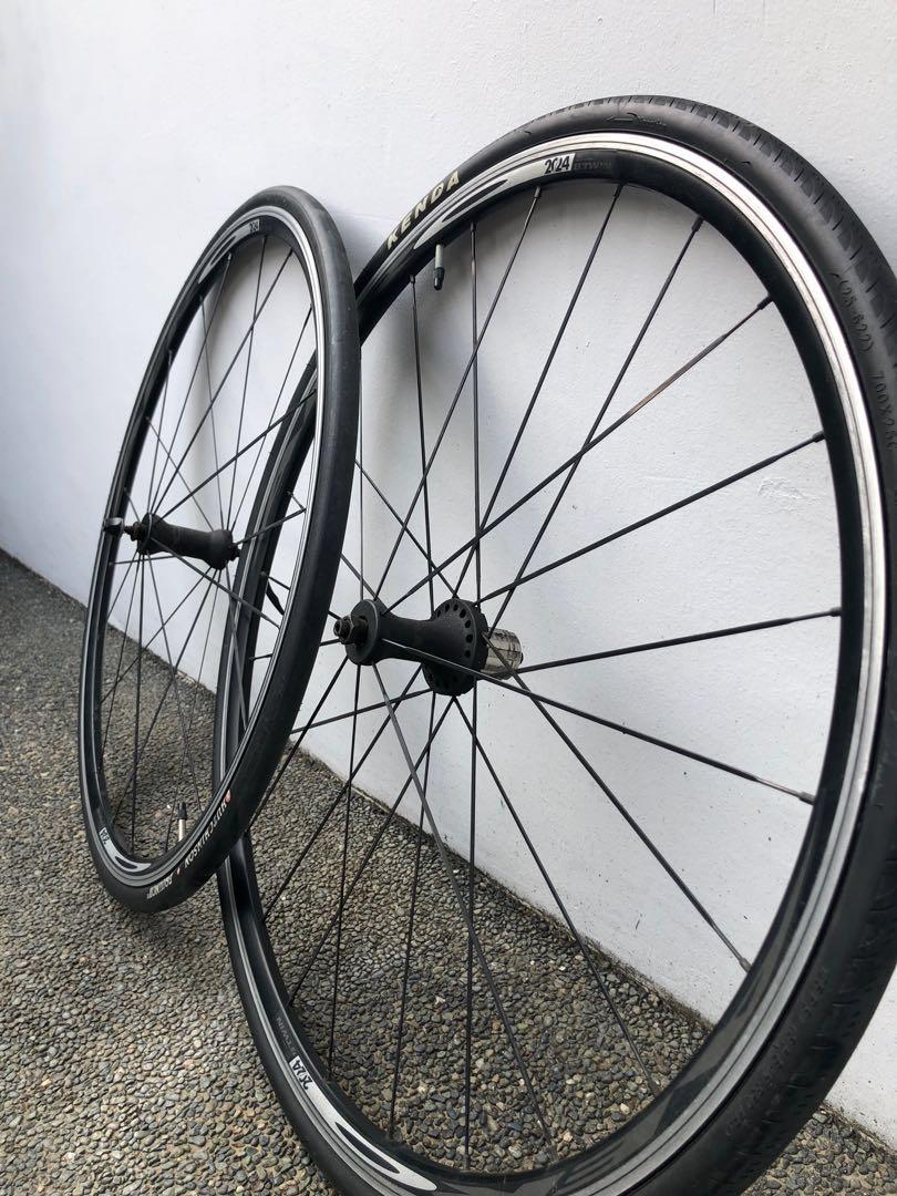 Roadbike Aluminium Wheels, Sports Equipment, Bicycles & Parts, Bicycles ...