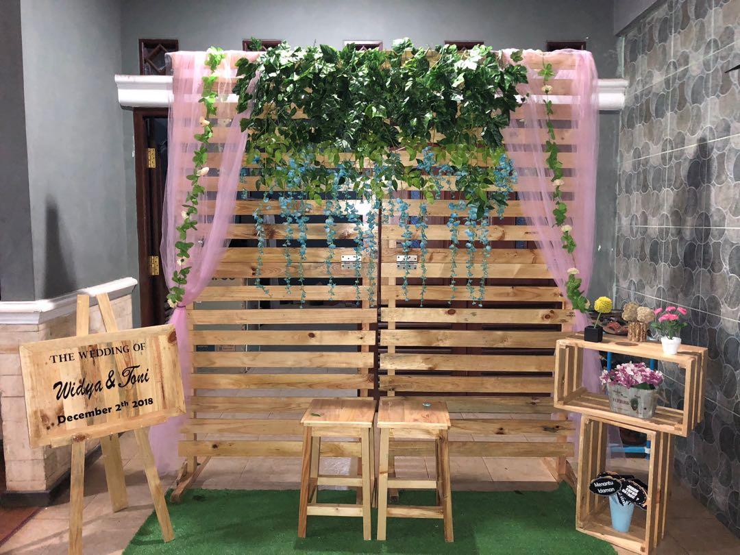 Dijual backdrop lengkap beserta bunga, Serba Serbi, Others di Carousell